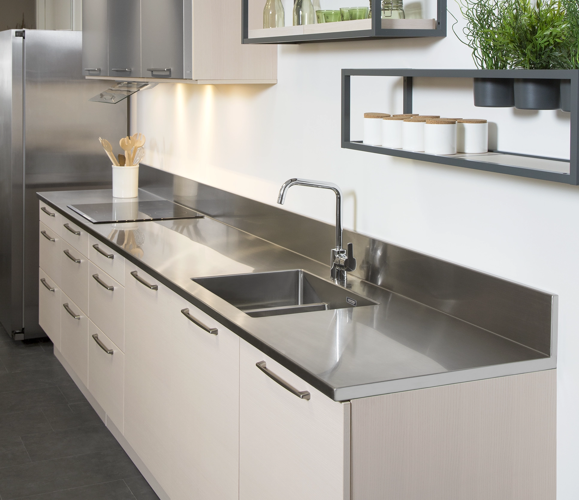 Heldekkende vask i moderne design | Nordic Tech